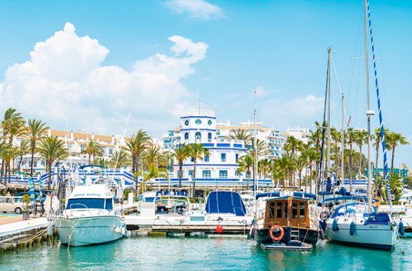 What to do in Estepona: the historic quarter and marina